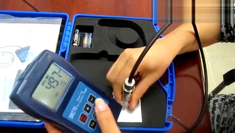 视频: 东儒涂层测厚仪,油漆测厚仪,涡流测厚仪DR270使用视频