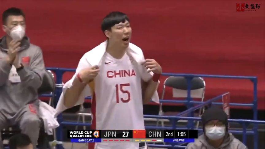 世预赛中国男篮VS日本,徐杰助张镇麟起飞暴扣,周琦乐开了花!