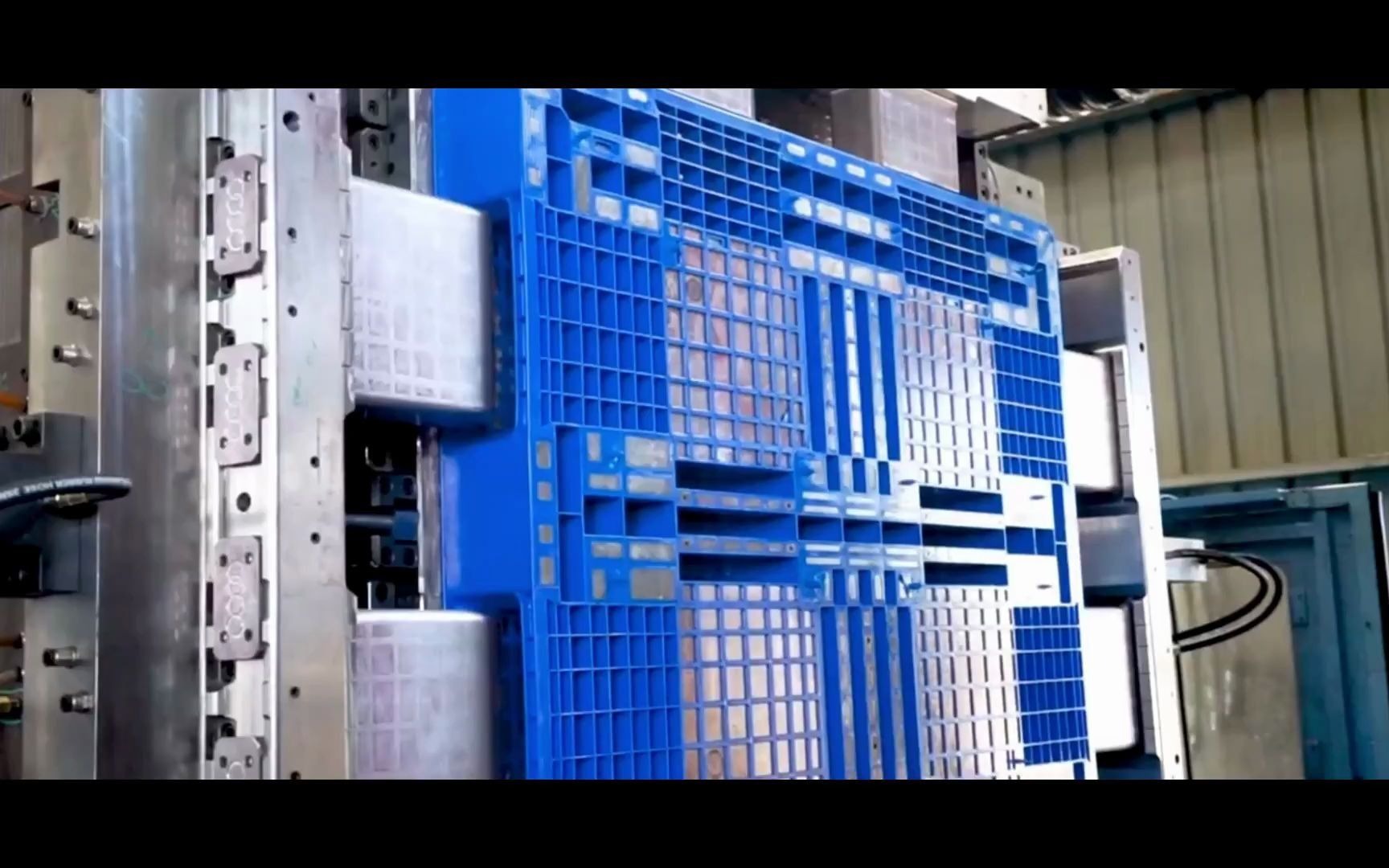 大型托盘垫板模具生产过程!