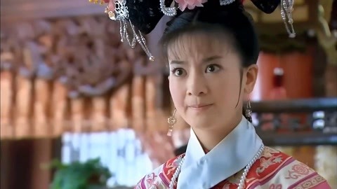 新还珠格格:容嬷嬷化身魔鬼教练,小燕子学规矩,一直磕头!