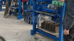 半自动检查井模块砖机出厂前试机