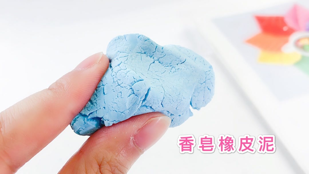 用家里的材料制作橡皮泥,可以洗手的柔软玩具