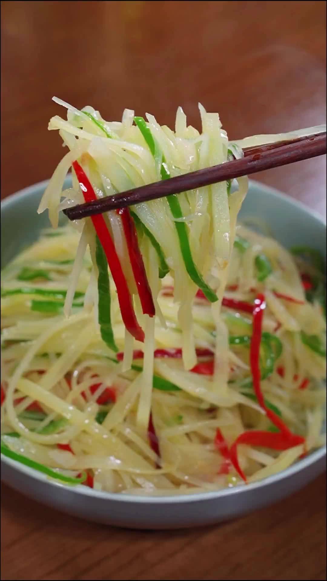 如何做出饭店一样味道的土豆丝?其实他们都是有技巧的