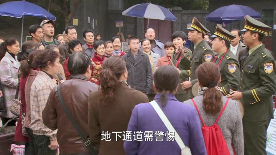 团圆饭:民警宣传防盗知识,群众听得津津有味,小偷:没活路了