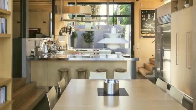 不锈钢的U形厨房,每一面都那么漂亮,喜欢的来借鉴下