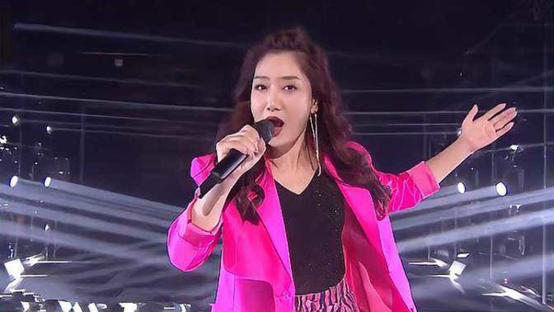 又一广场舞神曲出世!凤凰传奇强势来袭,广场舞大妈坐不住了