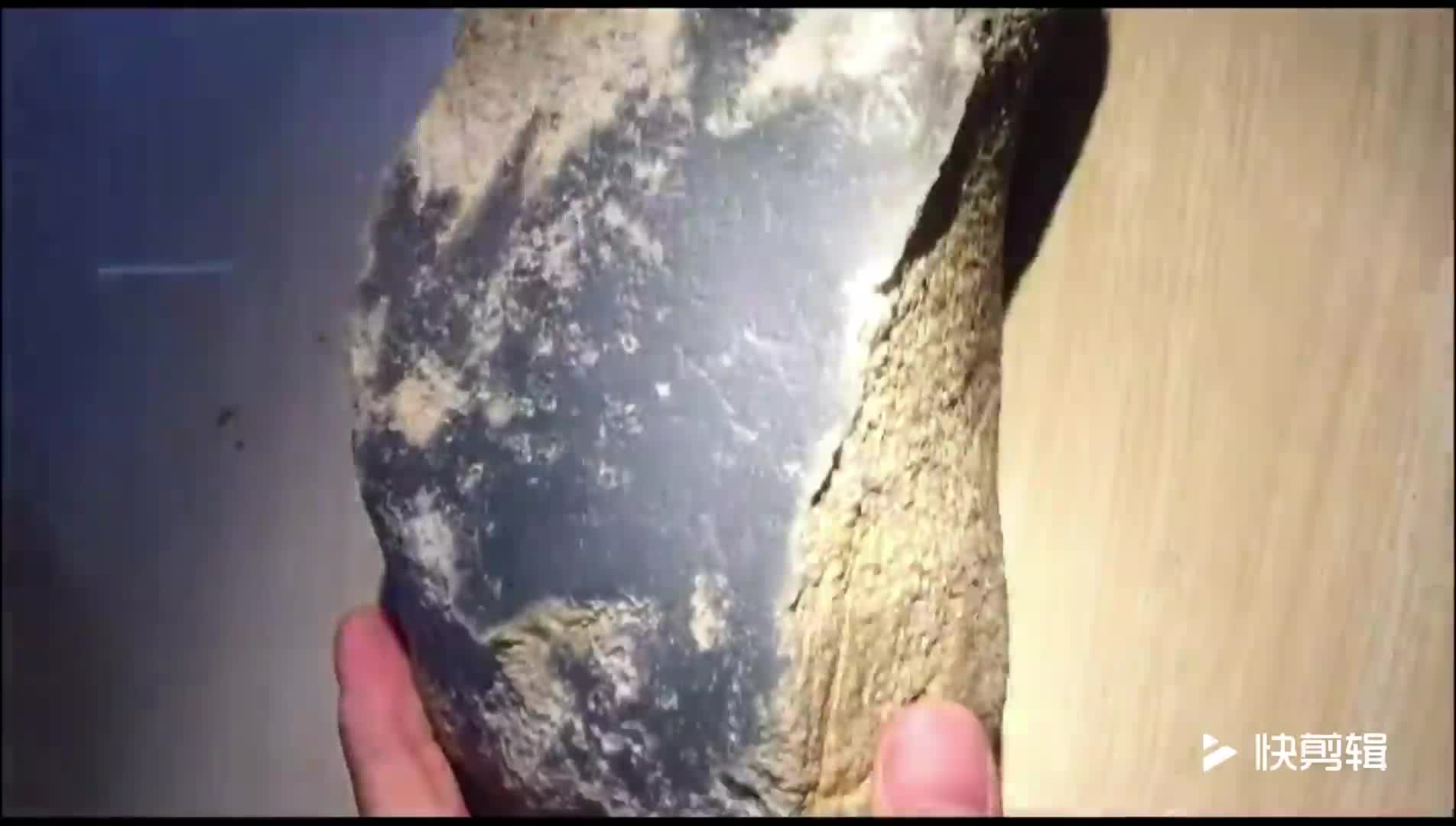 小林翡翠赌石给大家见识下精品莫西沙玻璃种水级别