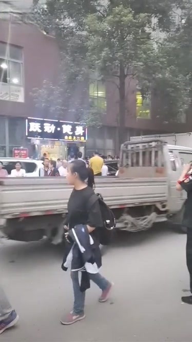 办健身卡的同志要小心咯!办咯卡居然跑路咯办卡需谨慎啊