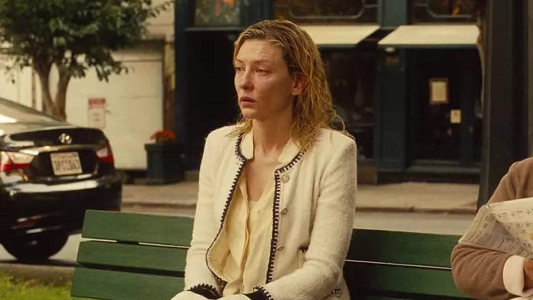 社交名媛沉沦史,傍的富豪破产后,她比自己看不起的人还狼狈