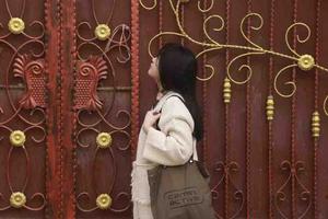 邢萝卜儿在上大 