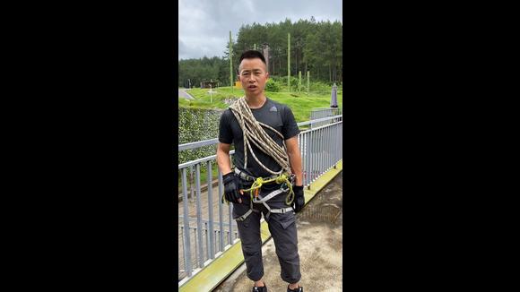 高楼逃生,高空作业下降安全绳索的打结方法。