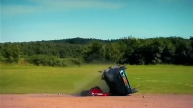 敞篷车翻滚测试,网友:终于让我找到一个不买敞篷的借口了