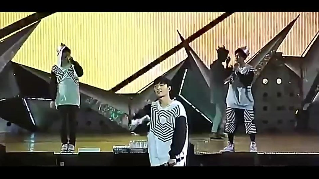 EXO北京演唱会20140921 完整版)颁本