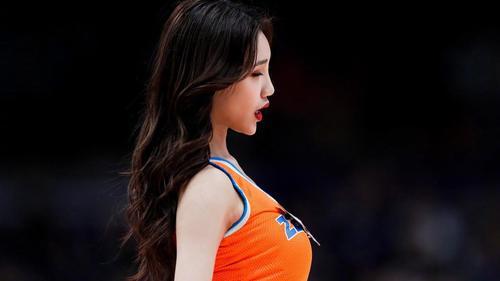 漂亮啦啦队小姐姐热舞,活力四射谁不爱