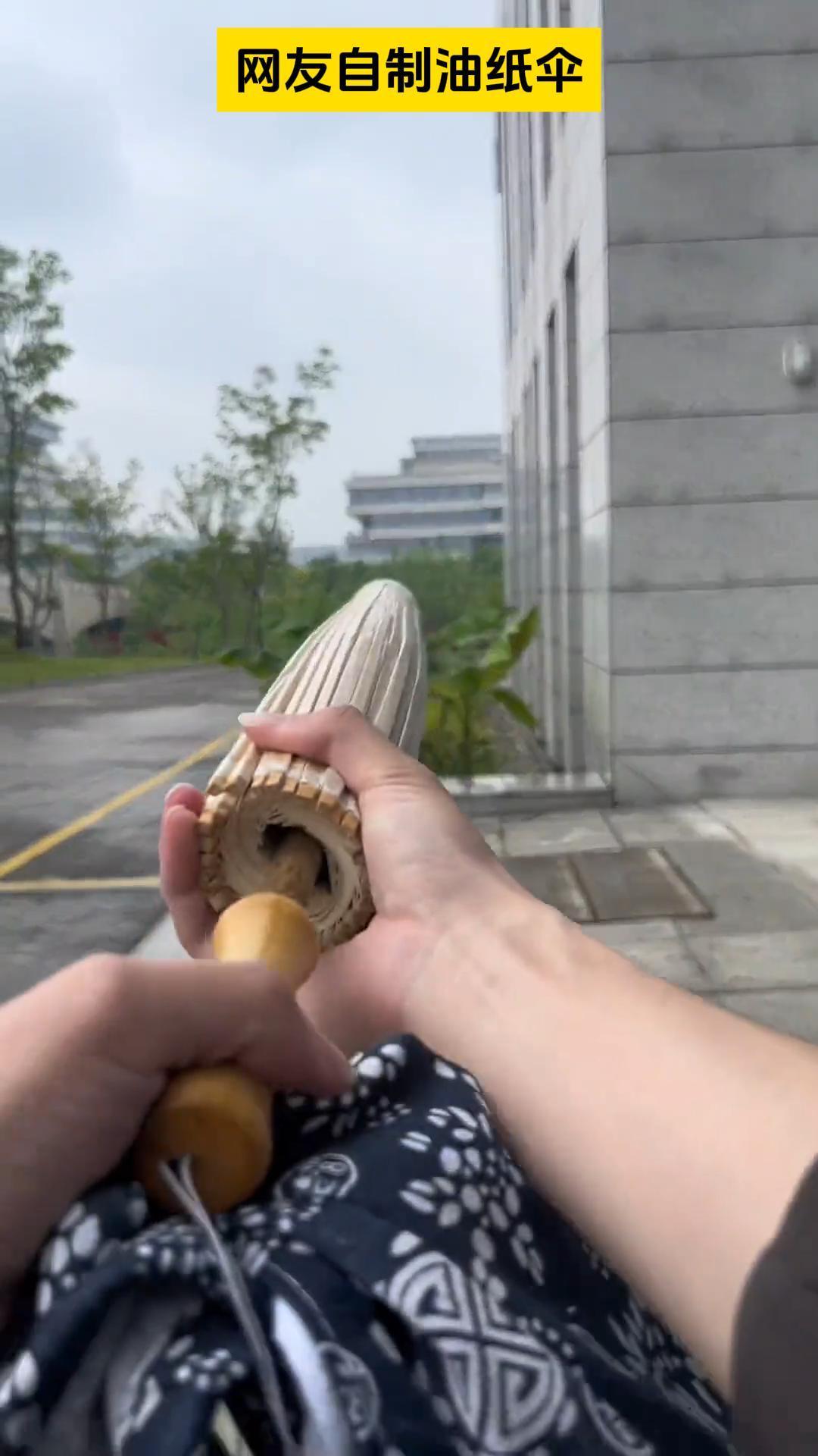 网友自制油纸伞,撑开后太惊艳了,国风气息满满