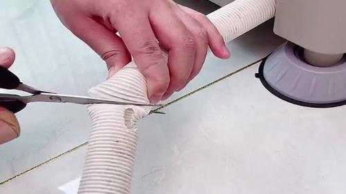 洗衣机管破了或者不够长,试试用这个方法延长管子,非常实用的小妙招