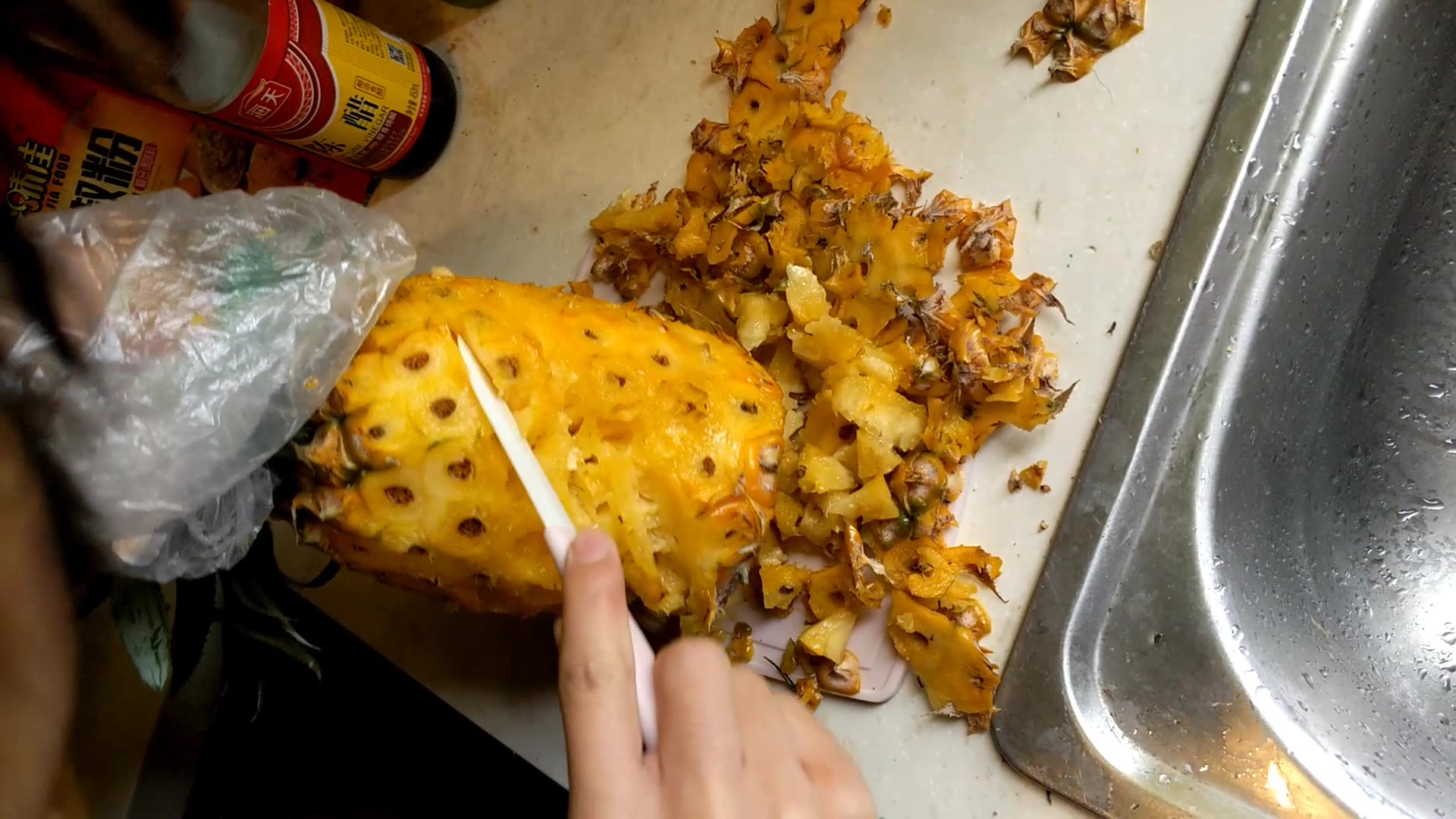 挑战菜刀切菠萝
