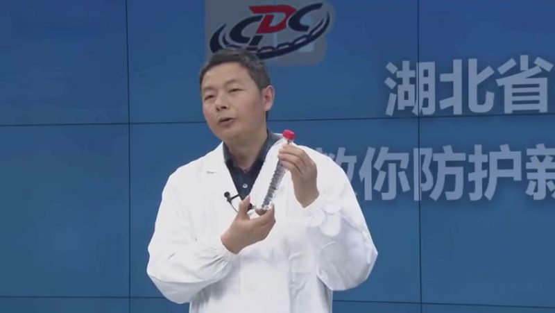 【视频教学:如何配置居家消毒剂】 在做好个人防护的同时,家居环境要...