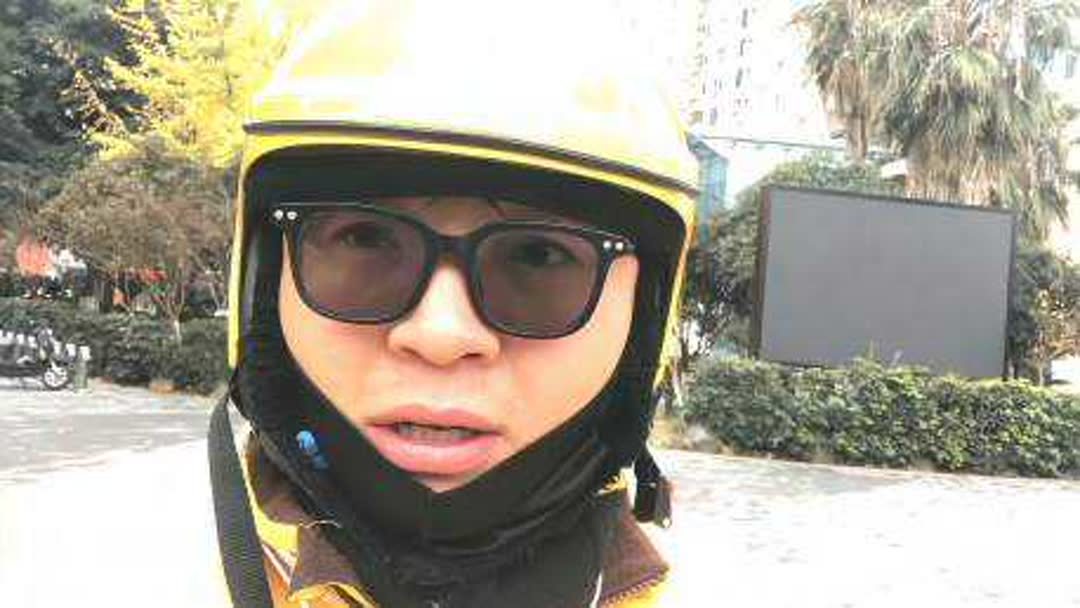 买水果买菜只要1块钱?外卖哥看到遍地团购广告 这让小贩怎么活啊