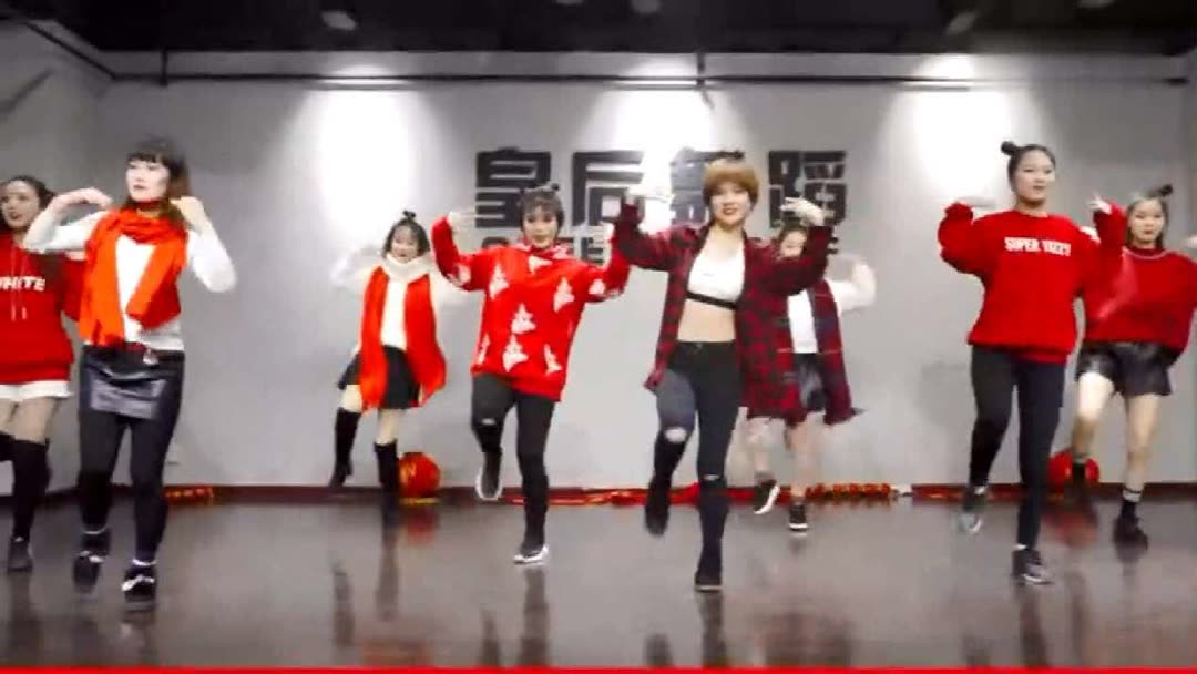 皇后舞蹈 喜迎2019《恭喜发财》公司团体年会舞蹈 (1)