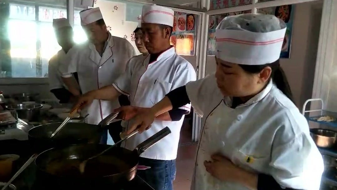 学习炒米粉短视频