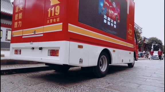 坐上宣传车,我们都是宣传员