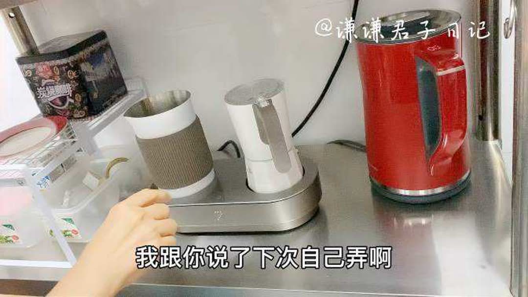 老陈想喝咖啡,学做卡布奇诺怎奈不会拉花