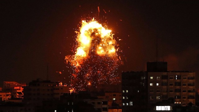 以军发动远程偷袭,伊损失惨重,多名军人身亡大量导弹被摧毁