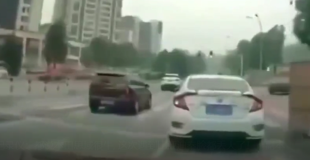 行车记录仪:都说本田思域很牛, 这次遇到比亚迪秦脸都丢大了!