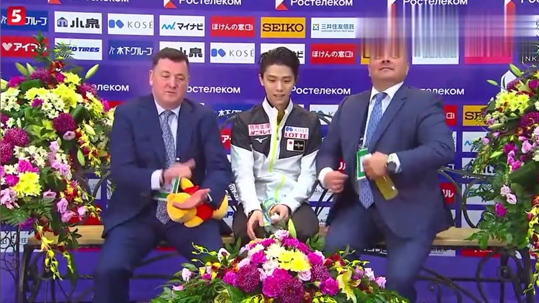 太厉害!花样滑冰大奖赛俄罗斯站男单自由滑羽生结弦带伤完美夺冠