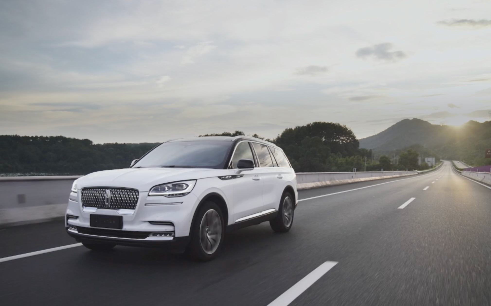 魔驾MOCAR测试:在“大”面前什么话语都很虚弱,试驾林肯飞行家
