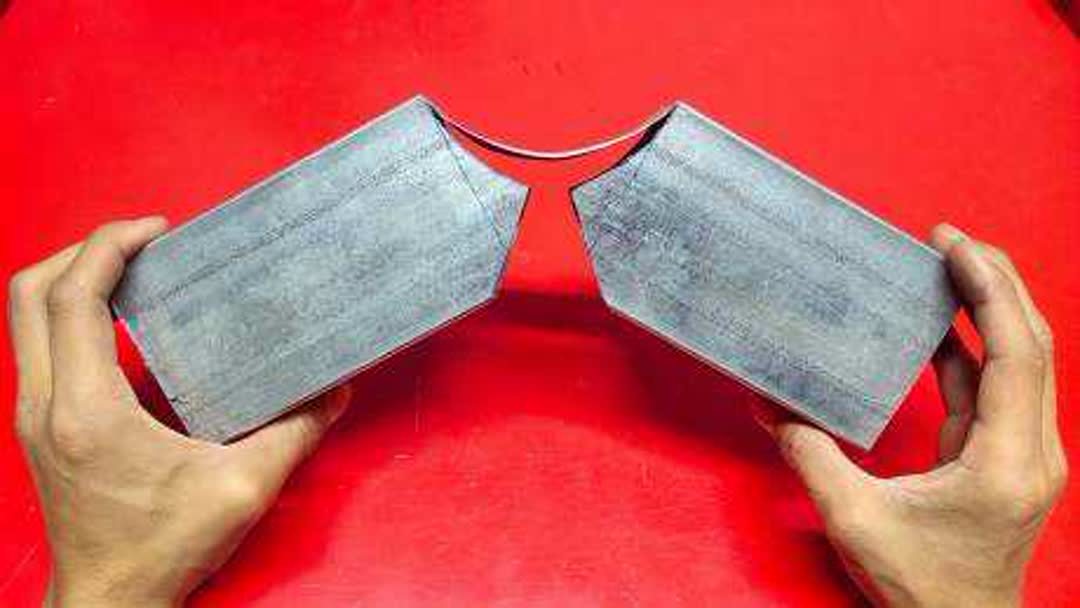 原来制作90度角怎么简单,老师傅只在扁管上画了几条线,涨见识了