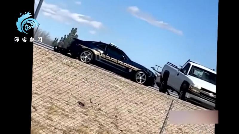 【美警遭枪杀视频播放破千万 :公路撞车激战 群警乱枪击毙歹徒】2021...