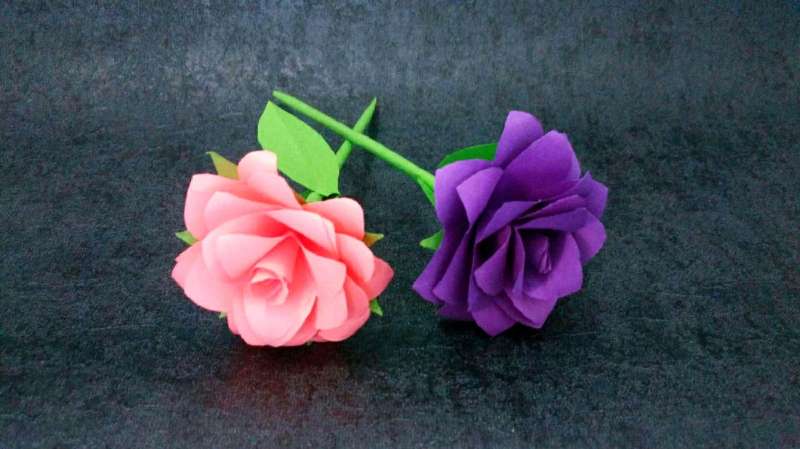 很漂亮的玫瑰花折纸,做法特别简单,小孩子也能看懂的手工