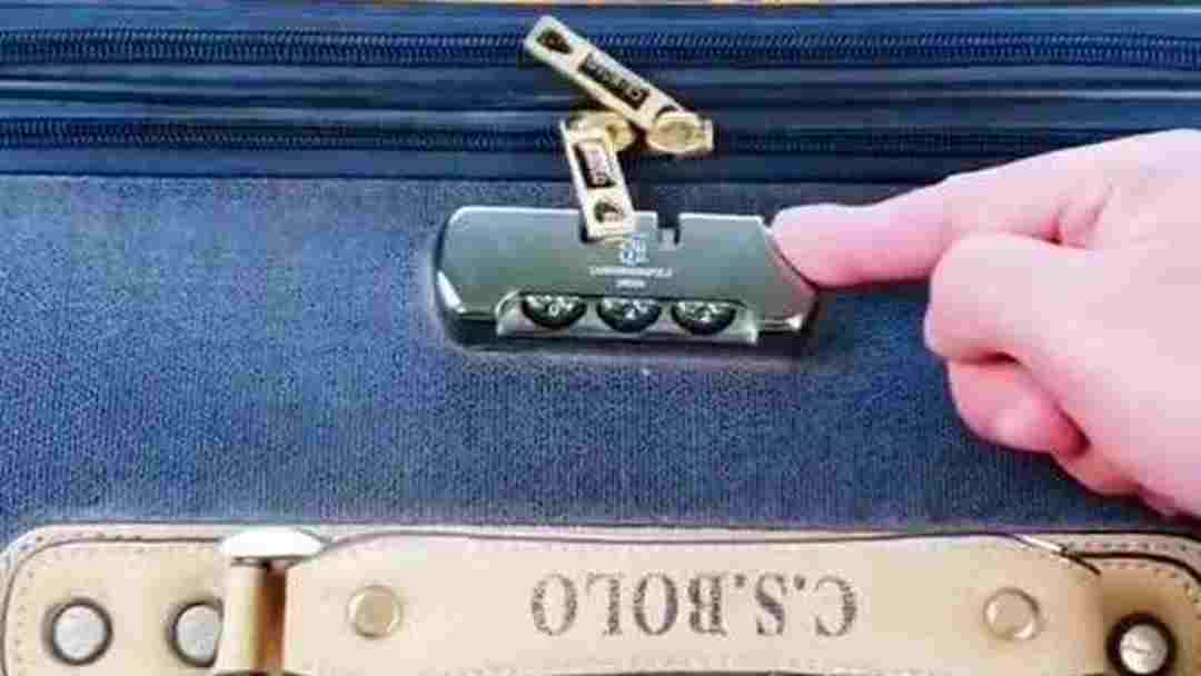 原来箱子忘了密码还能这么开锁