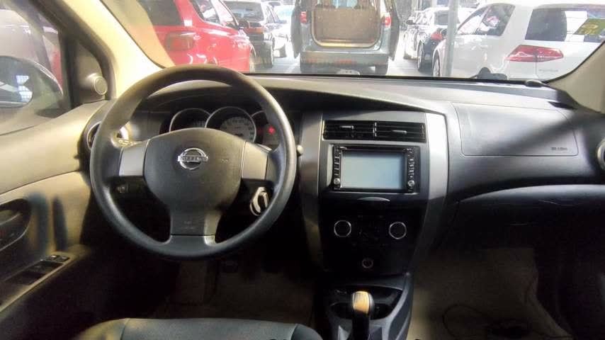 刚收了一台2012年的日产骊威,看看它二手车还能卖.