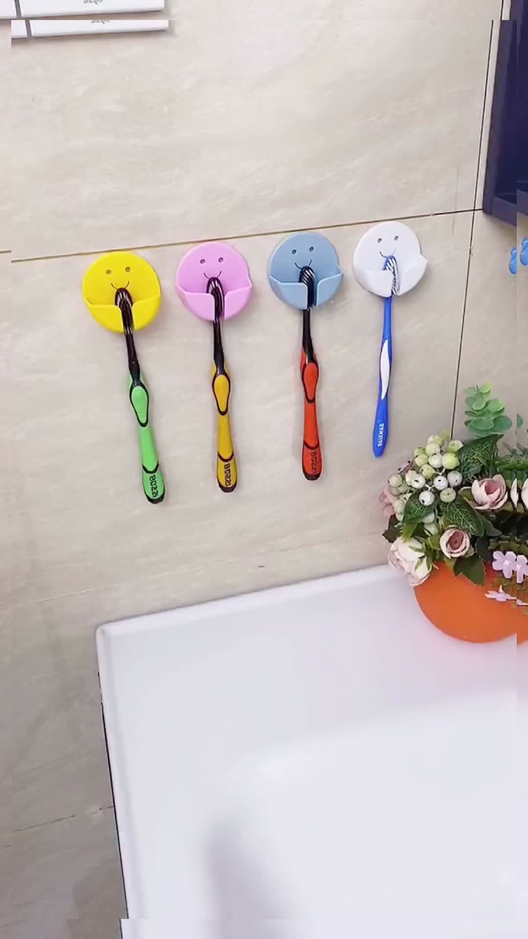 家里插头乱糟糟的,不仅不美观还不安全,赶紧试试这个插座固定器吧,有...