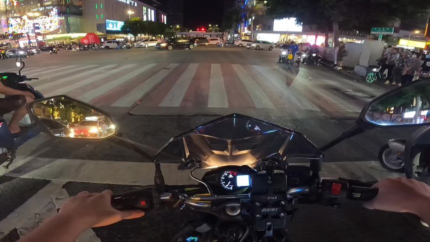 运动相机Gopro9夜晚拍摄效果。#日常vlog #gopro拍摄 #机车