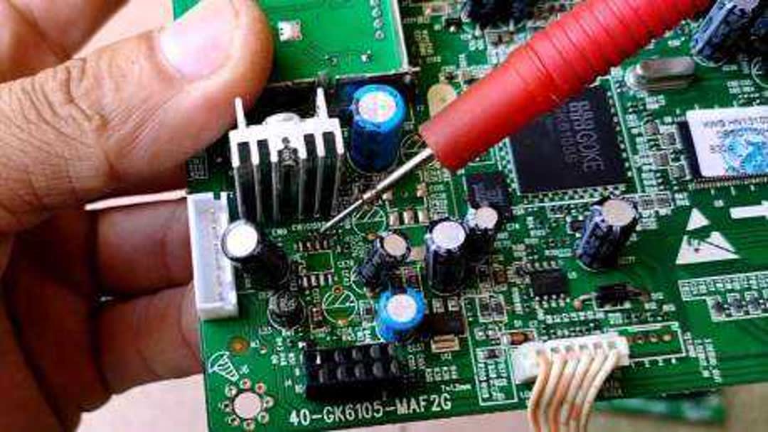 海南网友TCL户户通主板短路,无配件看看师傅如何改好
