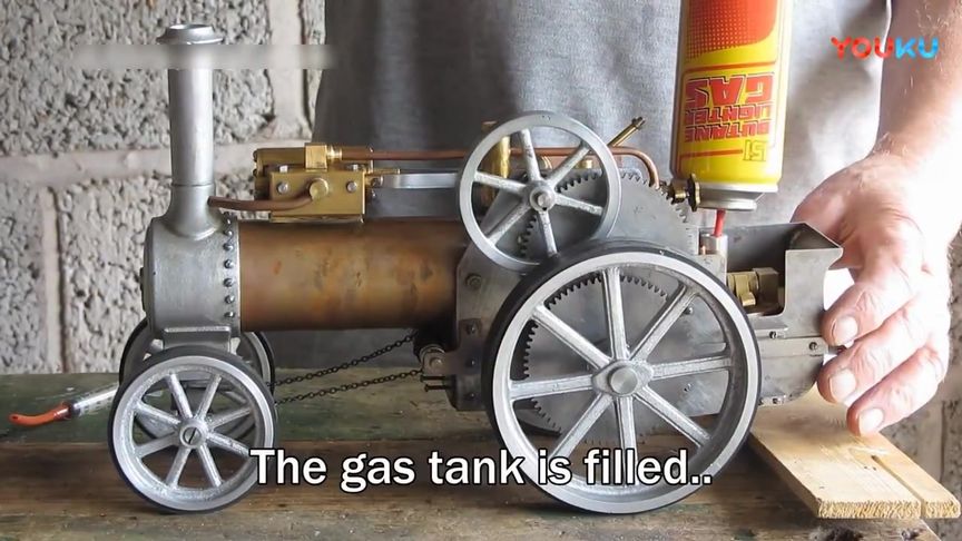 动手能力强就是不一样,国外动手达人自制蒸汽机模型