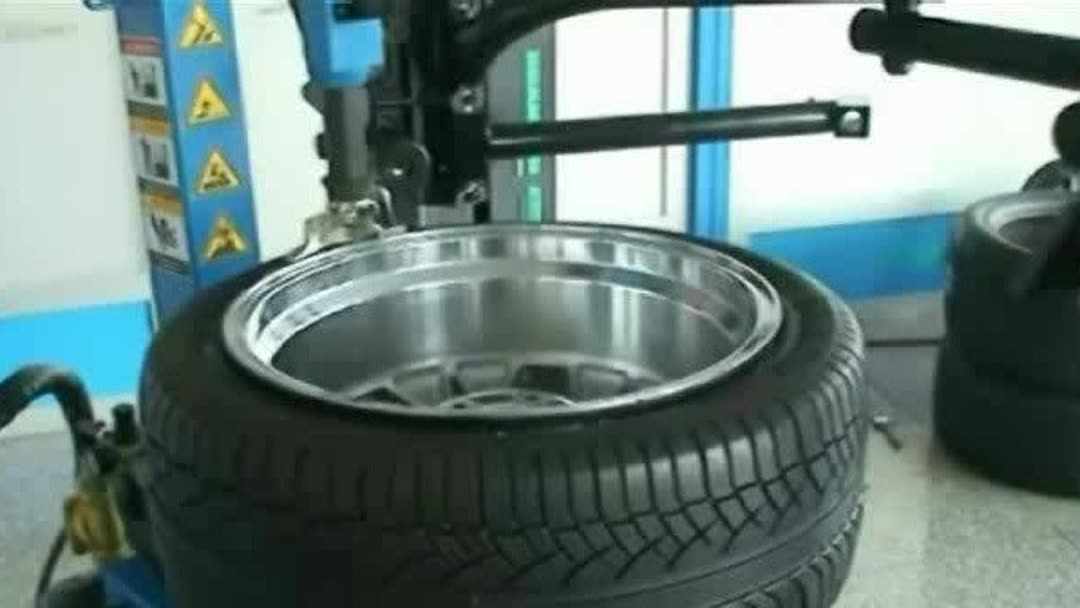 多功能扒胎机操作视频,真空胎扒胎机操作视频,轿车扒胎机视频