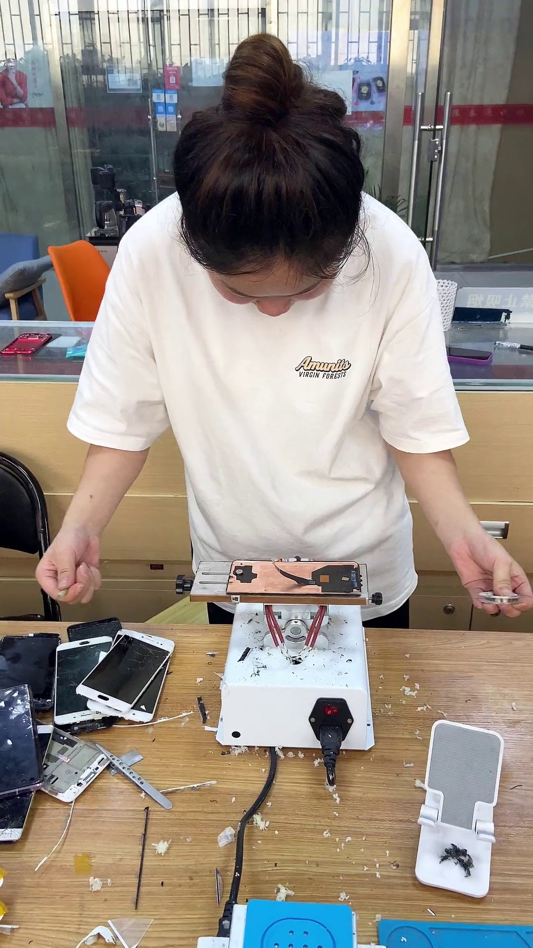 手机维修培训之曲面屏幕和直面屏幕分离上有什么...