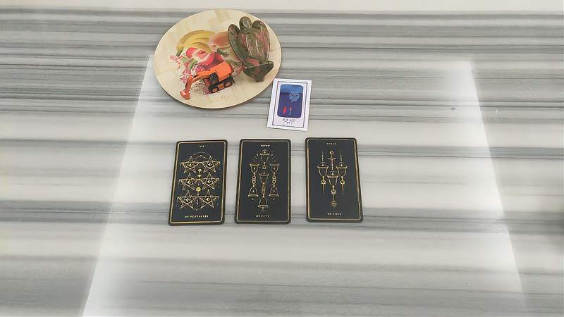 星球塔罗:他真的爱你吗?你们的关系会如何发展?
