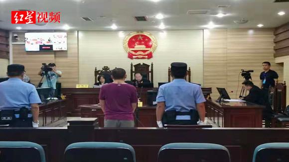 攀枝花一醉酒男子击打公交车驾驶员头部 被判刑三年
