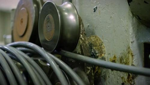 一卷钢材是如何变成钳子的,83秒带你看完整个过程,长见识了