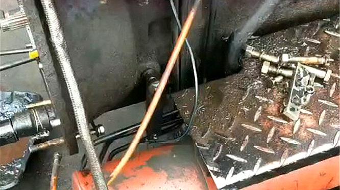 老铁的离合器故障,踩下去没有反应,看看是不是离合坏了!