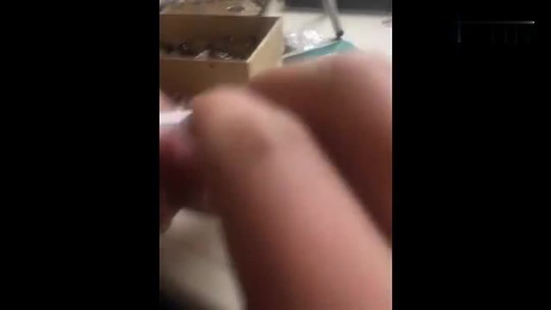 教你苹果手机卡槽取不出来怎么办?