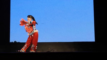 舞蹈《中华全家福》表演者:红兴隆职业教育中心 高二五班 李慧