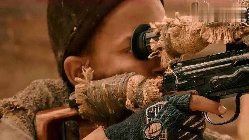 红海行动:狙击手终极对决,敌方被穿墙击毙,这枪法太厉害了!