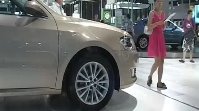 上海大众全新朗逸亮相浦东车展